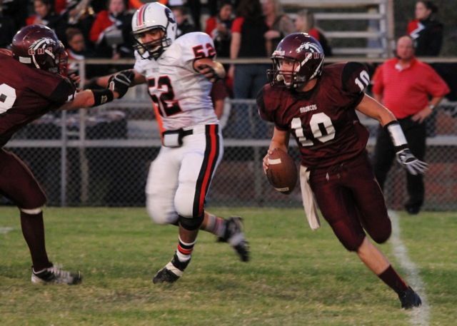 Clarendon ISD - Broncos Defeat the Gruver Greyhounds for a Homecoming Win